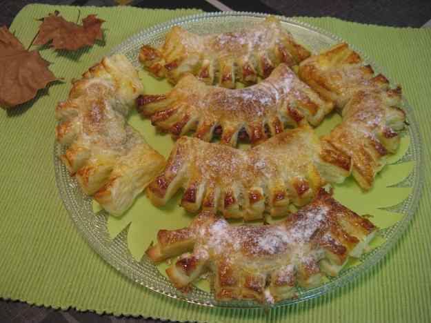 CRESTES DE PASTA FULLADA FARCIDES DE CREMA DE CACAU | Celler-Adocse